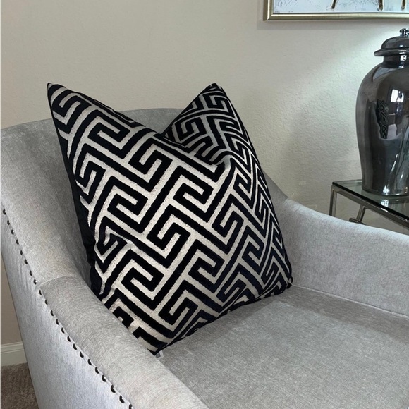 caldeira | Accents | Nwt Caldeira Greek Key Decorative Pillows | Poshmark
